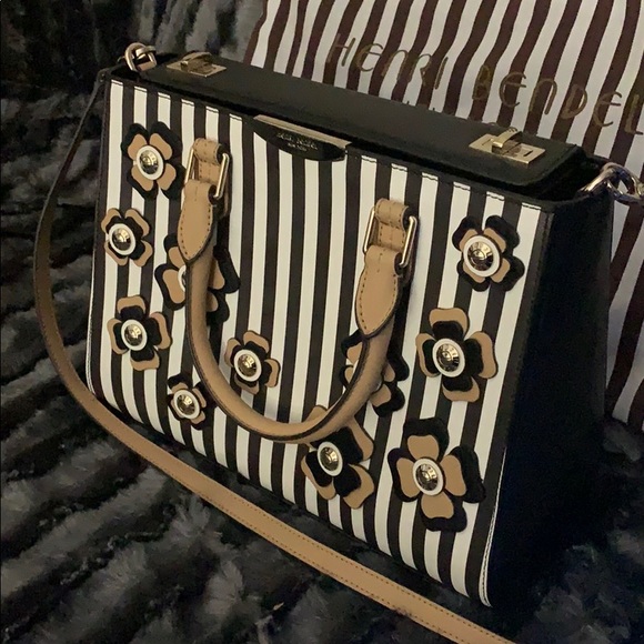 henri bendel | Bags | Nwt Henri Bendel Turn Lock Centennial Petal Bag ...